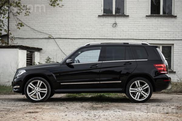 Black Mercedes-Benz GLK 350 2012 in Tukums, with an engine capacity of 3.00 L and mileage of 0 thousand km for 12888 €, photo 4 on AUTOMOTO.COM.LV