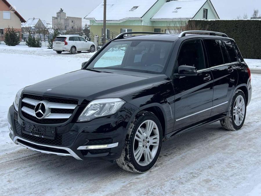 Black Mercedes-Benz GLK 350 2013 in Kedainiai, with an engine capacity of 2.99 L and mileage of 262 thousand km for 10399 €, photo 1 on AUTOMOTO.COM.LV