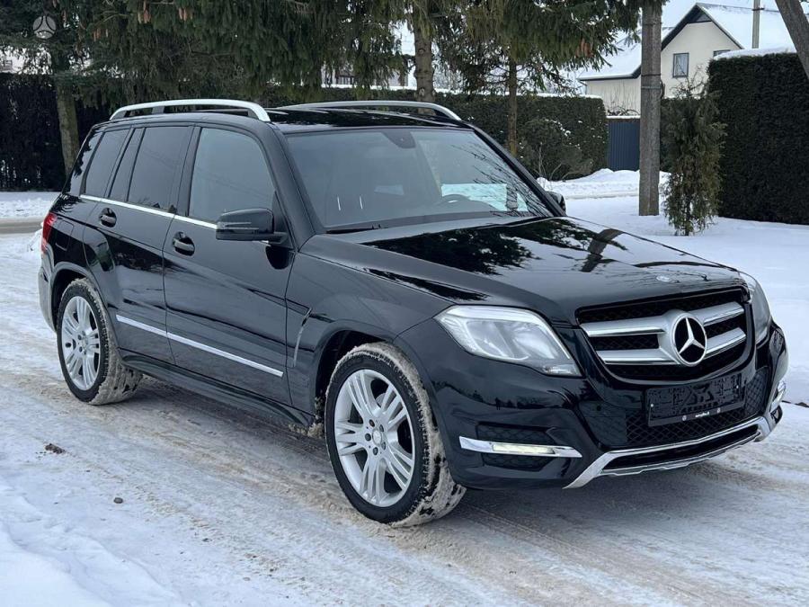 Black Mercedes-Benz GLK 350 2013 in Kedainiai, with an engine capacity of 2.99 L and mileage of 262 thousand km for 10399 €, photo 2 on AUTOMOTO.COM.LV