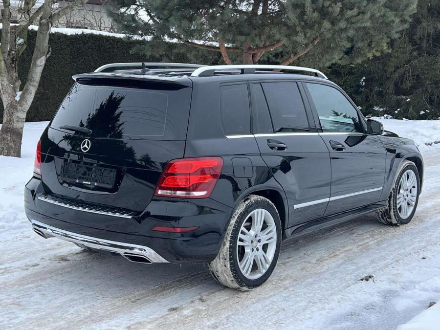 Black Mercedes-Benz GLK 350 2013 in Kedainiai, with an engine capacity of 2.99 L and mileage of 262 thousand km for 10399 €, photo 3 on AUTOMOTO.COM.LV