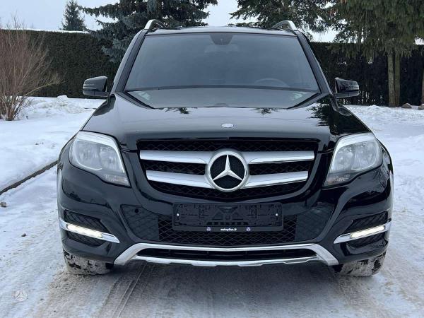 Black Mercedes-Benz GLK 350 2013 in Kedainiai, with an engine capacity of 2.99 L and mileage of 262 thousand km for 10399 €, photo 7 on AUTOMOTO.COM.LV