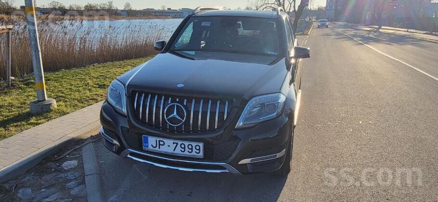 Black Mercedes-Benz GLK 350 2014 in Liepaja, with an engine capacity of 3.00 L and mileage of 208 thousand km for 14300 €, photo 1 on AUTOMOTO.COM.LV