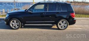 Black Mercedes-Benz GLK 350 2014 in Liepaja, with an engine capacity of 3.00 L and mileage of 208 thousand km for 14300 €, photo 3 on AUTOMOTO.COM.LV