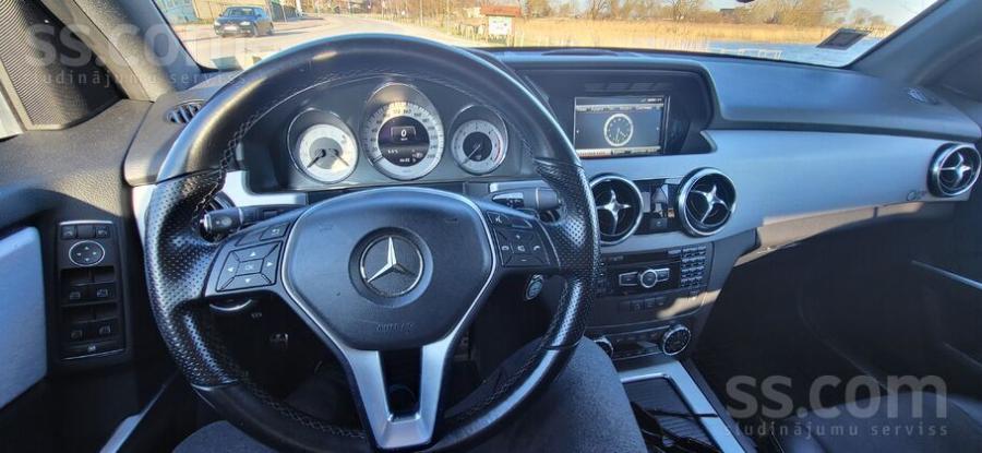 Black Mercedes-Benz GLK 350 2014 in Liepaja, with an engine capacity of 3.00 L and mileage of 208 thousand km for 14300 €, photo 6 on AUTOMOTO.COM.LV