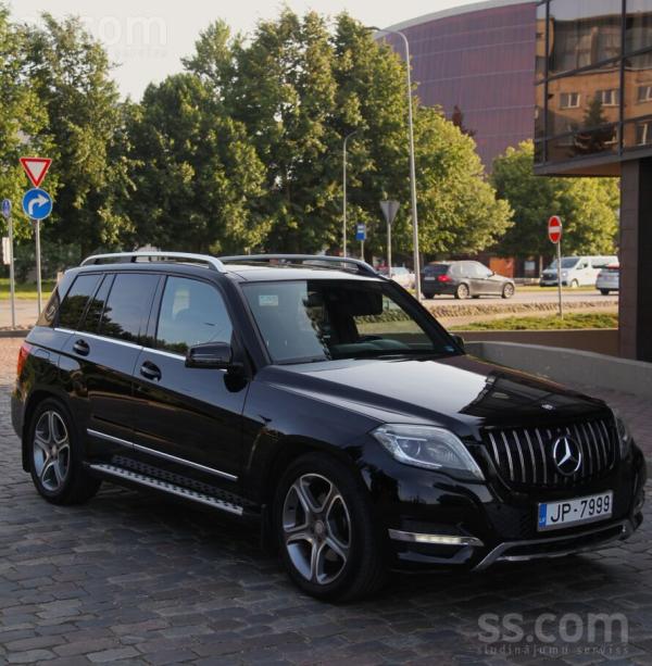 Melns Mercedes-Benz GLK 350 2014 Liepāja, ar dzinēja tilpumu 3.00 L un nobraukumu 212 tūkst. km par 13500 €, foto 2 vietnē AUTOMOTO.COM.LV