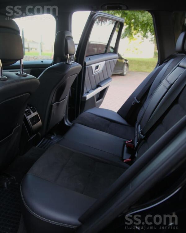 Melns Mercedes-Benz GLK 350 2014 Liepāja, ar dzinēja tilpumu 3.00 L un nobraukumu 212 tūkst. km par 13500 €, foto 10 vietnē AUTOMOTO.COM.LV