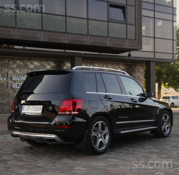 Black Mercedes-Benz GLK 350 2014 in Liepaja, with an engine capacity of 3.00 L and mileage of 212 thousand km for 13500 €, photo 4 on AUTOMOTO.COM.LV