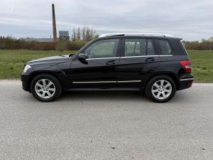 Black Mercedes-Benz GLK 350 2010 in Vilkaviskis, with an engine capacity of 3.00 L and mileage of 271 thousand km for 6999 €, photo 5 on AUTOMOTO.COM.LV