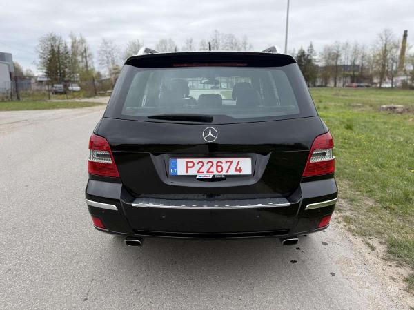 Black Mercedes-Benz GLK 350 2010 in Vilkaviskis, with an engine capacity of 3.00 L and mileage of 271 thousand km for 6999 €, photo 7 on AUTOMOTO.COM.LV