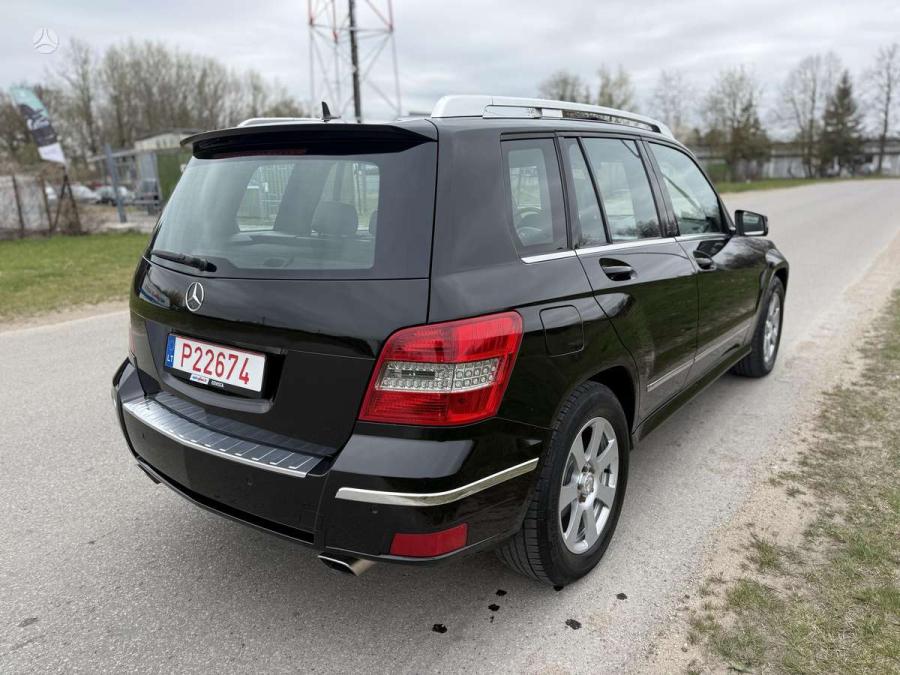 Black Mercedes-Benz GLK 350 2010 in Vilkaviskis, with an engine capacity of 3.00 L and mileage of 271 thousand km for 6999 €, photo 9 on AUTOMOTO.COM.LV