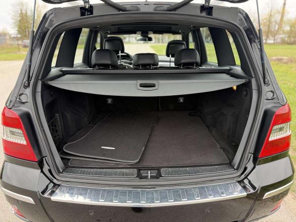 Black Mercedes-Benz GLK 350 2010 in Vilkaviskis, with an engine capacity of 3.00 L and mileage of 271 thousand km for 6999 €, photo 10 on AUTOMOTO.COM.LV