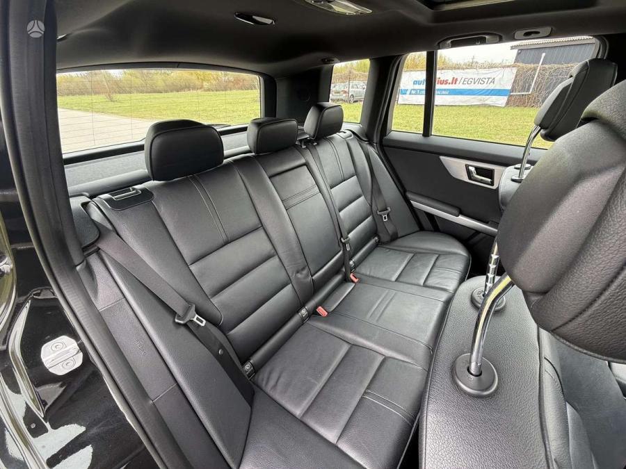 Black Mercedes-Benz GLK 350 2010 in Vilkaviskis, with an engine capacity of 3.00 L and mileage of 271 thousand km for 6999 €, photo 15 on AUTOMOTO.COM.LV
