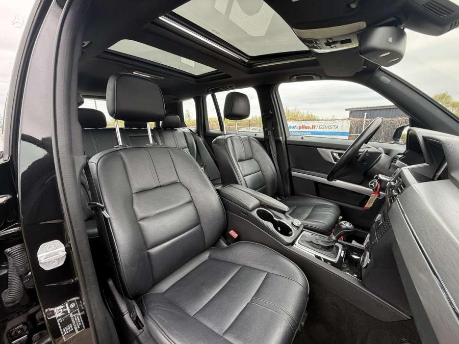 Black Mercedes-Benz GLK 350 2010 in Vilkaviskis, with an engine capacity of 3.00 L and mileage of 271 thousand km for 6999 €, photo 20 on AUTOMOTO.COM.LV