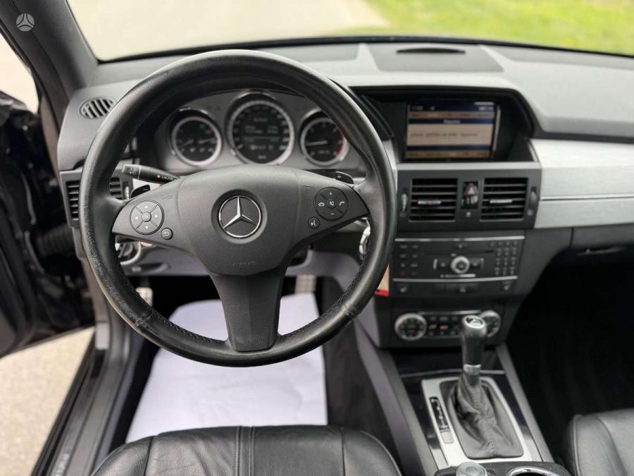 Black Mercedes-Benz GLK 350 2010 in Vilkaviskis, with an engine capacity of 3.00 L and mileage of 271 thousand km for 6999 €, photo 24 on AUTOMOTO.COM.LV