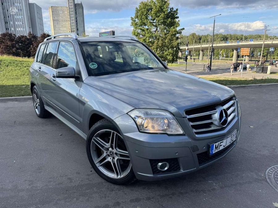 Brūns Mercedes-Benz GLK 350 2010 Viļņa, ar dzinēja tilpumu 3.00 L un nobraukumu 351 tūkst. km par 4700 €, foto 3 vietnē AUTOMOTO.COM.LV