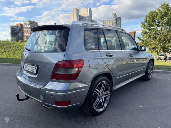 Brown Mercedes-Benz GLK 350 2010 in Vilnius, with an engine capacity of 3.00 L and mileage of 351 thousand km for 4700 €, photo 5 on AUTOMOTO.COM.LV