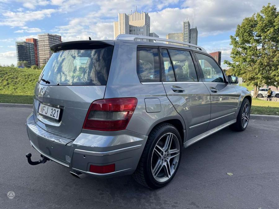 Brūns Mercedes-Benz GLK 350 2010 Viļņa, ar dzinēja tilpumu 3.00 L un nobraukumu 351 tūkst. km par 4700 €, foto 5 vietnē AUTOMOTO.COM.LV