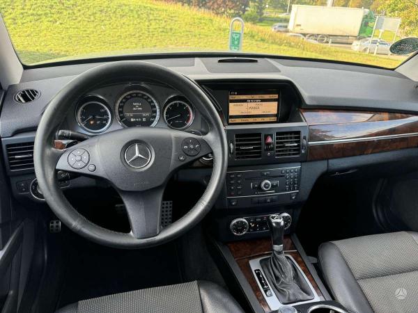 Brown Mercedes-Benz GLK 350 2010 in Vilnius, with an engine capacity of 3.00 L and mileage of 351 thousand km for 4700 €, photo 10 on AUTOMOTO.COM.LV