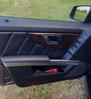 Brūns Mercedes-Benz GLK 350 2013 Tukums, ar dzinēja tilpumu 3.00 L un nobraukumu 280 tūkst. km par 13999 €, foto 18 vietnē AUTOMOTO.COM.LV