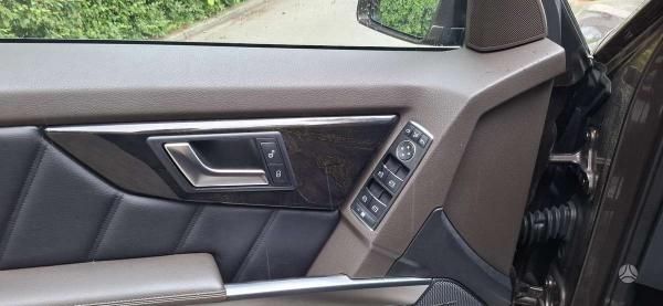 Brūns Mercedes-Benz GLK 350 2014 Visaginas, ar dzinēja tilpumu 2.99 L un nobraukumu 238 tūkst. km par 13500 €, foto 10 vietnē AUTOMOTO.COM.LV