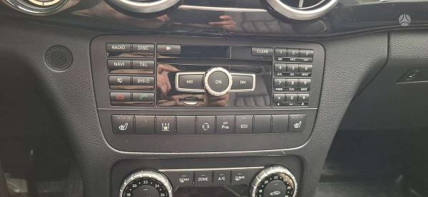 Brown Mercedes-Benz GLK 350 2014 in Visaginas, with an engine capacity of 2.99 L and mileage of 238 thousand km for 13500 €, photo 9 on AUTOMOTO.COM.LV