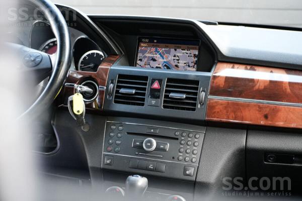Mercedes-Benz GLK 350 2009 in Riga, with an engine capacity of 3.00 L and mileage of 286 thousand km for 8790 €, photo 7 on AUTOMOTO.COM.LV
