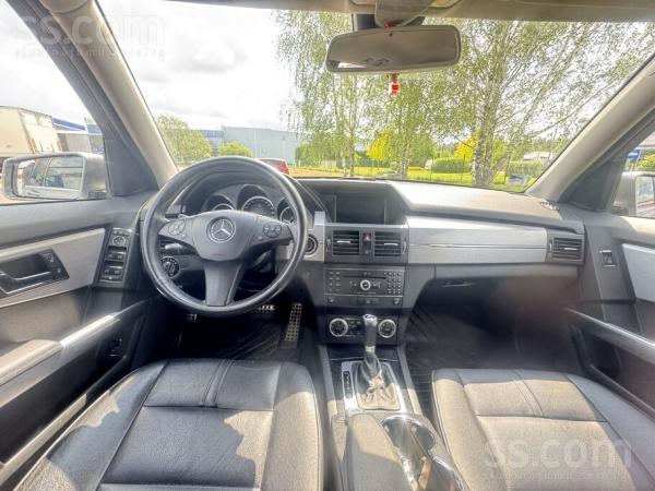 Mercedes-Benz GLK 350 2010 Rīga, ar dzinēja tilpumu 3.00 L un nobraukumu 246 tūkst. km par 7600 €, foto 3 vietnē AUTOMOTO.COM.LV