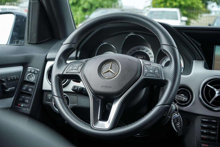 Mercedes-Benz GLK 350 2013 Marijampole, ar dzinēja tilpumu 3.00 L un nobraukumu 261 tūkst. km par 11950 €, foto 18 vietnē AUTOMOTO.COM.LV