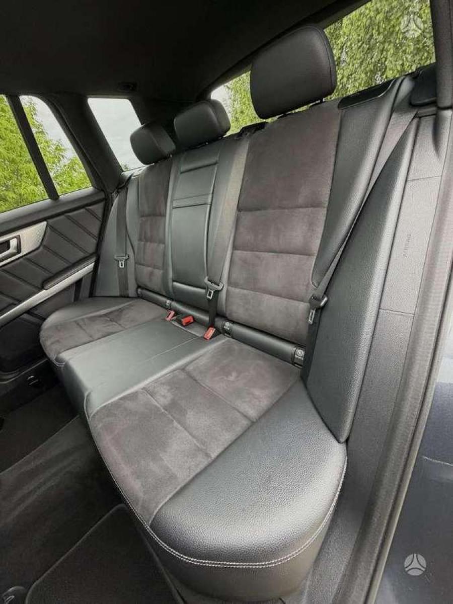 Mercedes-Benz GLK 350 2014 in Siauliai, with an engine capacity of 2.99 L and mileage of 319 thousand km for 13450 €, photo 30 on AUTOMOTO.COM.LV