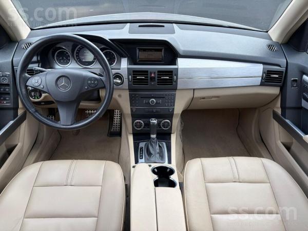 Pelēks Mercedes-Benz GLK 350 2008 Rīga, ar dzinēja tilpumu 3.50 L un nobraukumu 220 tūkst. km par 8990 €, foto 5 vietnē AUTOMOTO.COM.LV