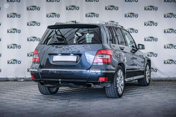 Grey Mercedes-Benz GLK 350 2009 in Kaunas, with an engine capacity of 3.00 L and mileage of 219 thousand km for 7990 €, photo 3 on AUTOMOTO.COM.LV