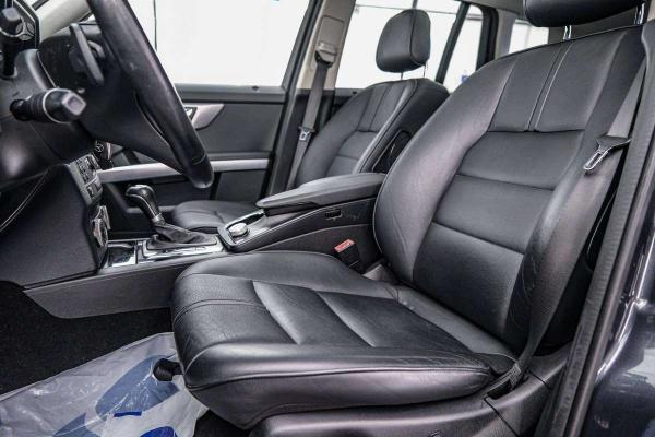 Grey Mercedes-Benz GLK 350 2009 in Kaunas, with an engine capacity of 3.00 L and mileage of 219 thousand km for 7990 €, photo 6 on AUTOMOTO.COM.LV