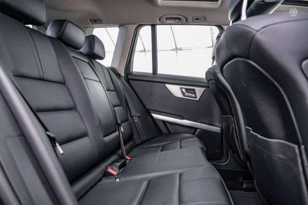 Grey Mercedes-Benz GLK 350 2009 in Kaunas, with an engine capacity of 3.00 L and mileage of 219 thousand km for 7990 €, photo 10 on AUTOMOTO.COM.LV