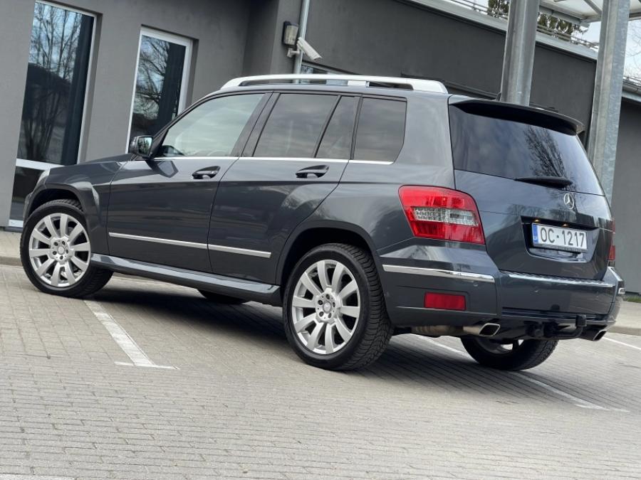 Pelēks Mercedes-Benz GLK 350 2009 Rīga, ar dzinēja tilpumu 3.00 L un nobraukumu 269 tūkst. km par 7900 €, foto 8 vietnē AUTOMOTO.COM.LV