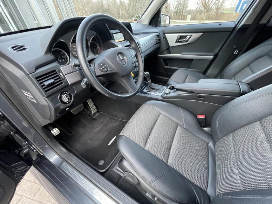Pelēks Mercedes-Benz GLK 350 2009 Rīga, ar dzinēja tilpumu 3.00 L un nobraukumu 269 tūkst. km par 7900 €, foto 16 vietnē AUTOMOTO.COM.LV