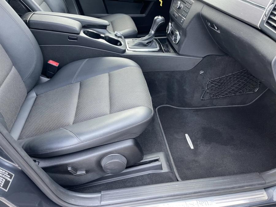 Pelēks Mercedes-Benz GLK 350 2009 Rīga, ar dzinēja tilpumu 3.00 L un nobraukumu 269 tūkst. km par 7900 €, foto 18 vietnē AUTOMOTO.COM.LV