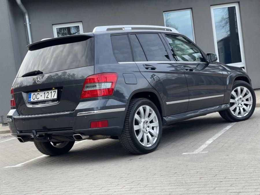 Pelēks Mercedes-Benz GLK 350 2009 Rīga, ar dzinēja tilpumu 3.00 L un nobraukumu 269 tūkst. km par 7900 €, foto 31 vietnē AUTOMOTO.COM.LV