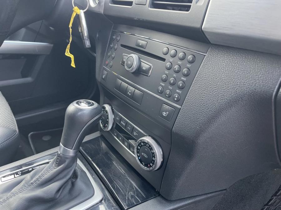 Pelēks Mercedes-Benz GLK 350 2009 Rīga, ar dzinēja tilpumu 3.00 L un nobraukumu 269 tūkst. km par 7900 €, foto 36 vietnē AUTOMOTO.COM.LV