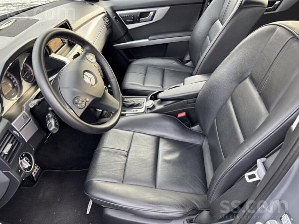 Pelēks Mercedes-Benz GLK 350 2010 Rīga, ar dzinēja tilpumu 3.00 L un nobraukumu 343 tūkst. km par 6950 €, foto 7 vietnē AUTOMOTO.COM.LV