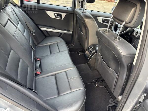 Pelēks Mercedes-Benz GLK 350 2010 Rīga, ar dzinēja tilpumu 3.00 L un nobraukumu 343 tūkst. km par 6950 €, foto 10 vietnē AUTOMOTO.COM.LV