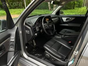 Grey Mercedes-Benz GLK 350 2010 in Riga, with an engine capacity of 3.00 L and mileage of 0 thousand km for 6799 €, photo 10 on AUTOMOTO.COM.LV