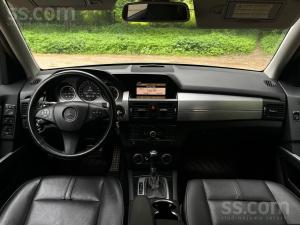 Grey Mercedes-Benz GLK 350 2010 in Riga, with an engine capacity of 3.00 L and mileage of 0 thousand km for 6799 €, photo 11 on AUTOMOTO.COM.LV