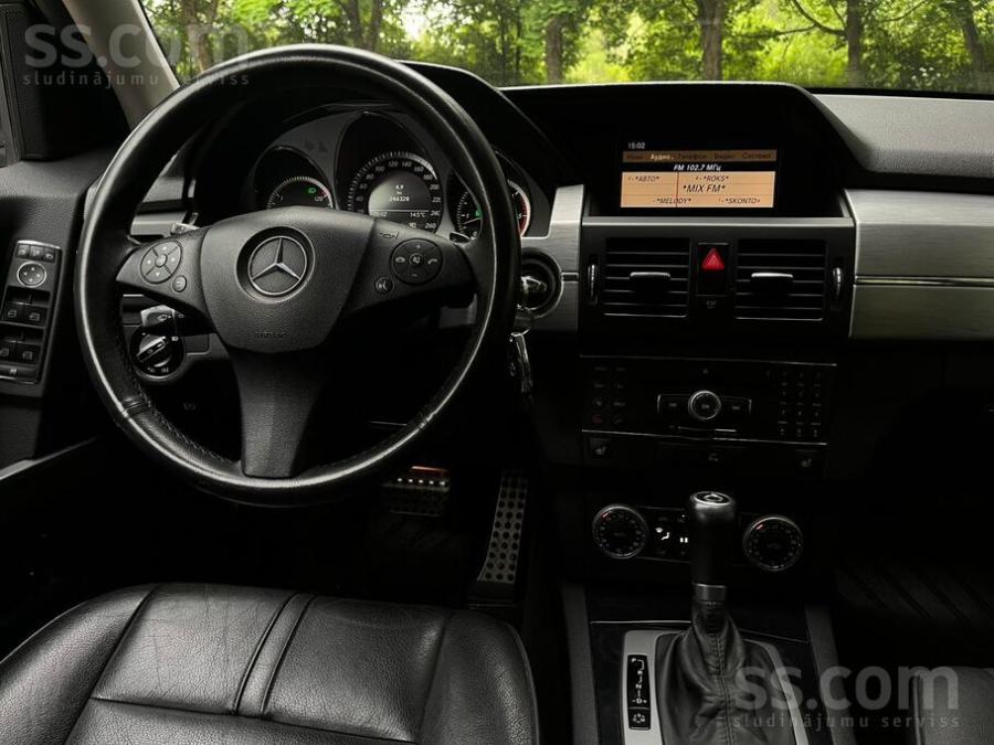 Grey Mercedes-Benz GLK 350 2010 in Riga, with an engine capacity of 3.00 L and mileage of 0 thousand km for 6799 €, photo 12 on AUTOMOTO.COM.LV