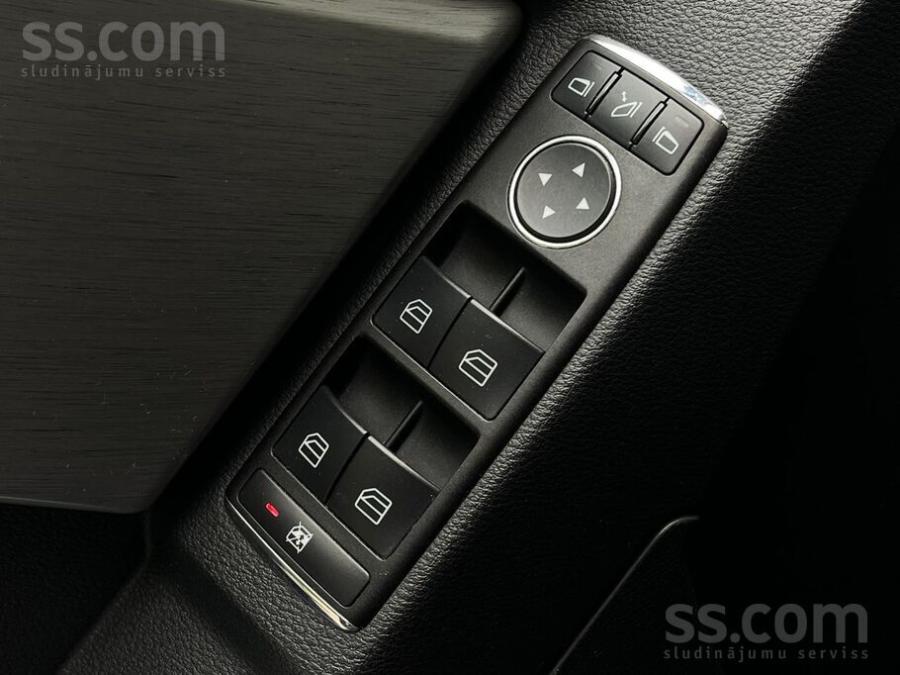Grey Mercedes-Benz GLK 350 2010 in Riga, with an engine capacity of 3.00 L and mileage of 0 thousand km for 6799 €, photo 17 on AUTOMOTO.COM.LV
