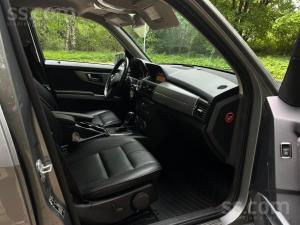 Grey Mercedes-Benz GLK 350 2010 in Riga, with an engine capacity of 3.00 L and mileage of 0 thousand km for 6799 €, photo 22 on AUTOMOTO.COM.LV