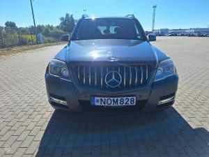 Grey Mercedes-Benz GLK 350 2010 in Marijampole, with an engine capacity of 2.99 L and mileage of 190 thousand km for 7200 €, photo 4 on AUTOMOTO.COM.LV