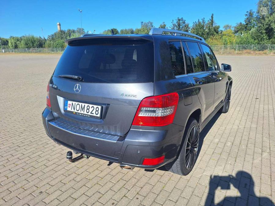 Grey Mercedes-Benz GLK 350 2010 in Marijampole, with an engine capacity of 2.99 L and mileage of 190 thousand km for 7200 €, photo 8 on AUTOMOTO.COM.LV