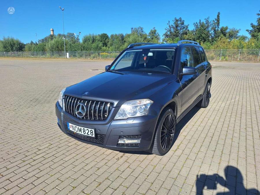 Grey Mercedes-Benz GLK 350 2010 in Marijampole, with an engine capacity of 2.99 L and mileage of 190 thousand km for 7200 €, photo 13 on AUTOMOTO.COM.LV