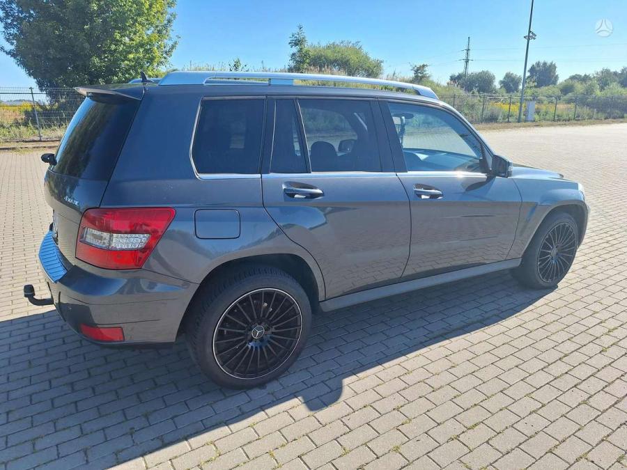 Grey Mercedes-Benz GLK 350 2010 in Marijampole, with an engine capacity of 2.99 L and mileage of 190 thousand km for 7200 €, photo 17 on AUTOMOTO.COM.LV
