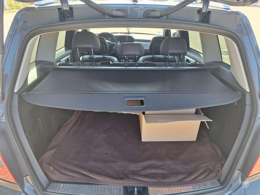 Grey Mercedes-Benz GLK 350 2010 in Marijampole, with an engine capacity of 2.99 L and mileage of 190 thousand km for 7200 €, photo 23 on AUTOMOTO.COM.LV